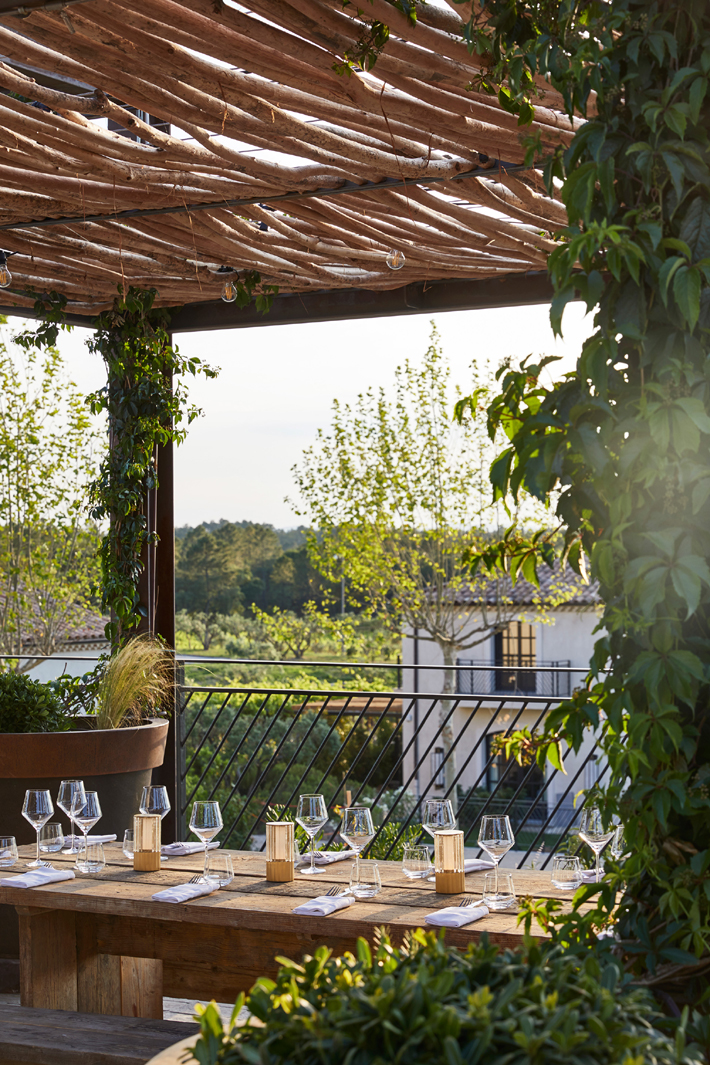 Alfresco Dining at Home: Your Ultimate Style Guide - Lh Mag
