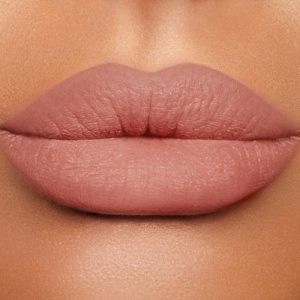 Full Face of the Best High-End Makeup - Love Happens Magazine