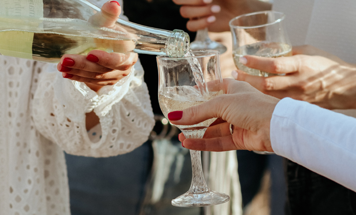 Women & Wine: Stylish Wines to Pair With Stylish Colors - Love Happens