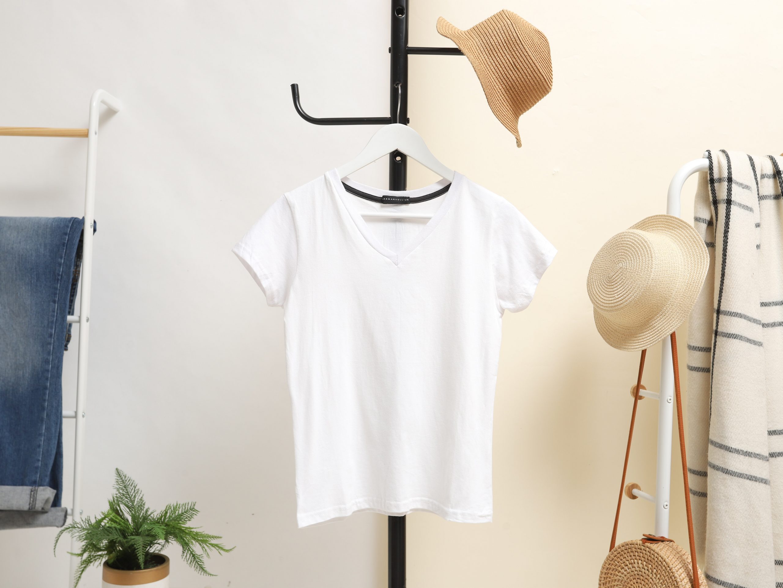 V-Necks: 5 Things to Avoid - Love Happens Mag