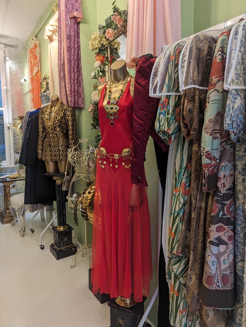 London Vintage Shopping, A Fashion Time Capsule | LH Mag