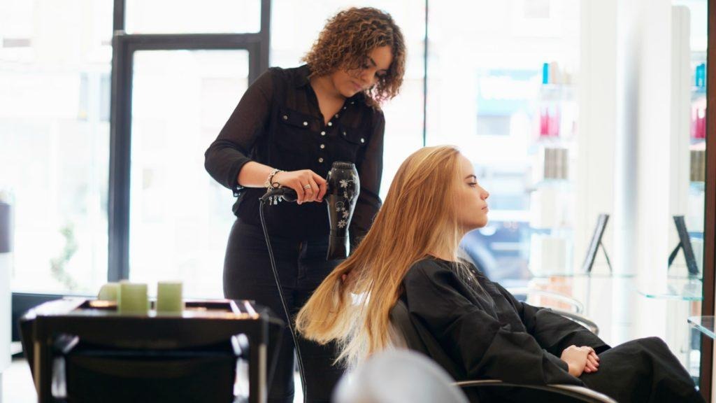 How to Choose the Right Hair Salon for You in Houston - Love Happens Mag