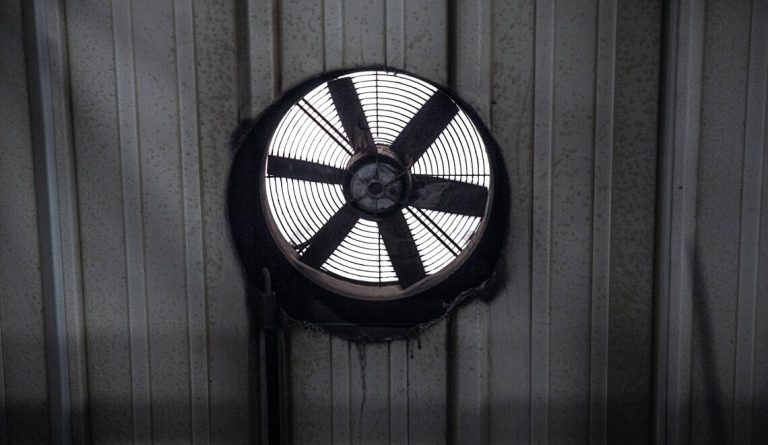5 Immediate Safety Benefits of Industrial Ceiling Fans in Hot ...